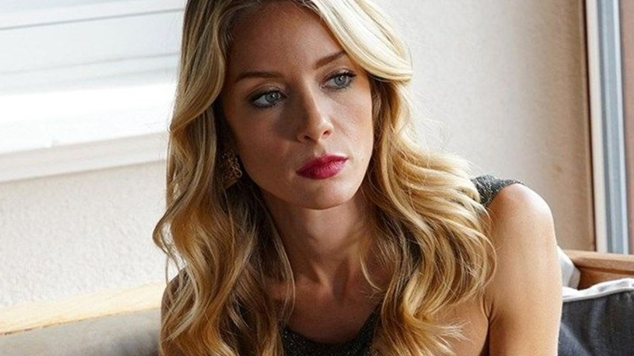 Ezel dizisinin Şebnem'i Bade İşçil, yıldızının parladığı dizi ile ...